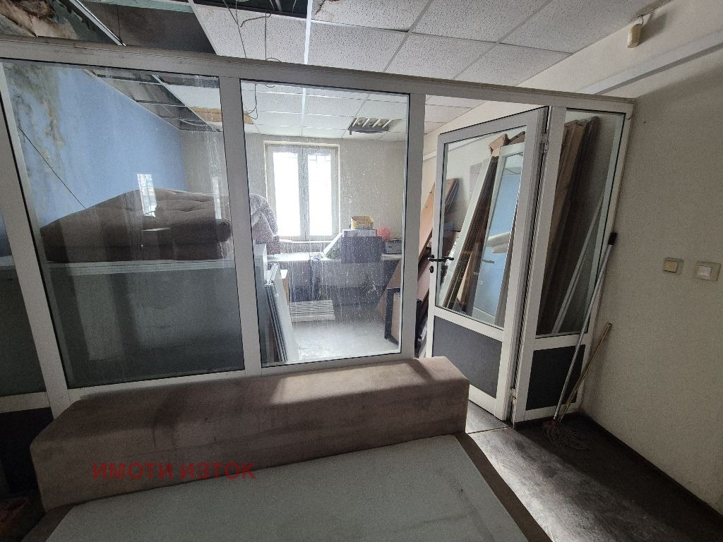Продава ОФИС в град Перник, Изток - 110 кв.м / 175 000 € 342 270.25 лв ...